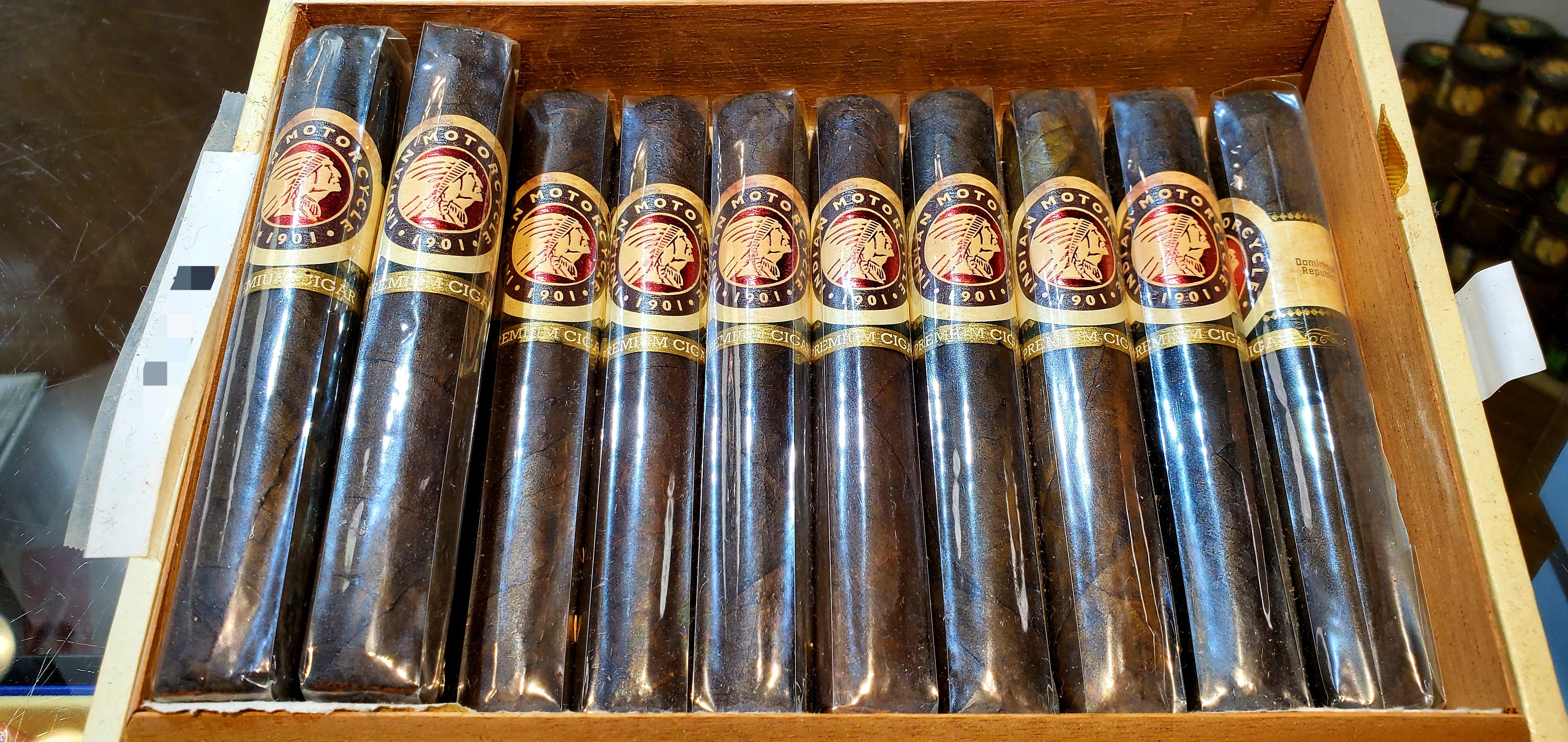Robusto Maduro - Indian Motorcycle